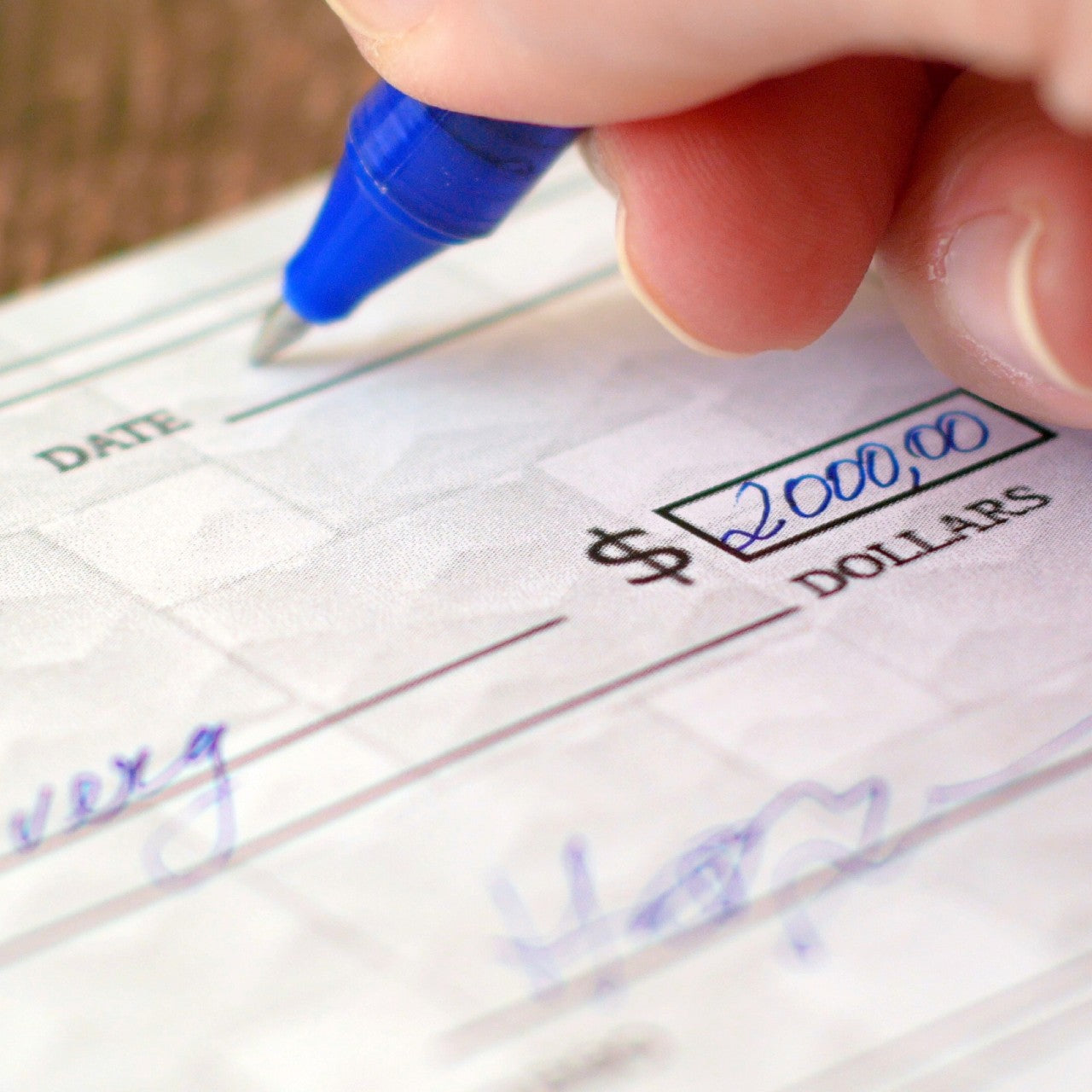 Why Canadian Businesses Still Rely on Cheques in 2024 – Secure Cheques